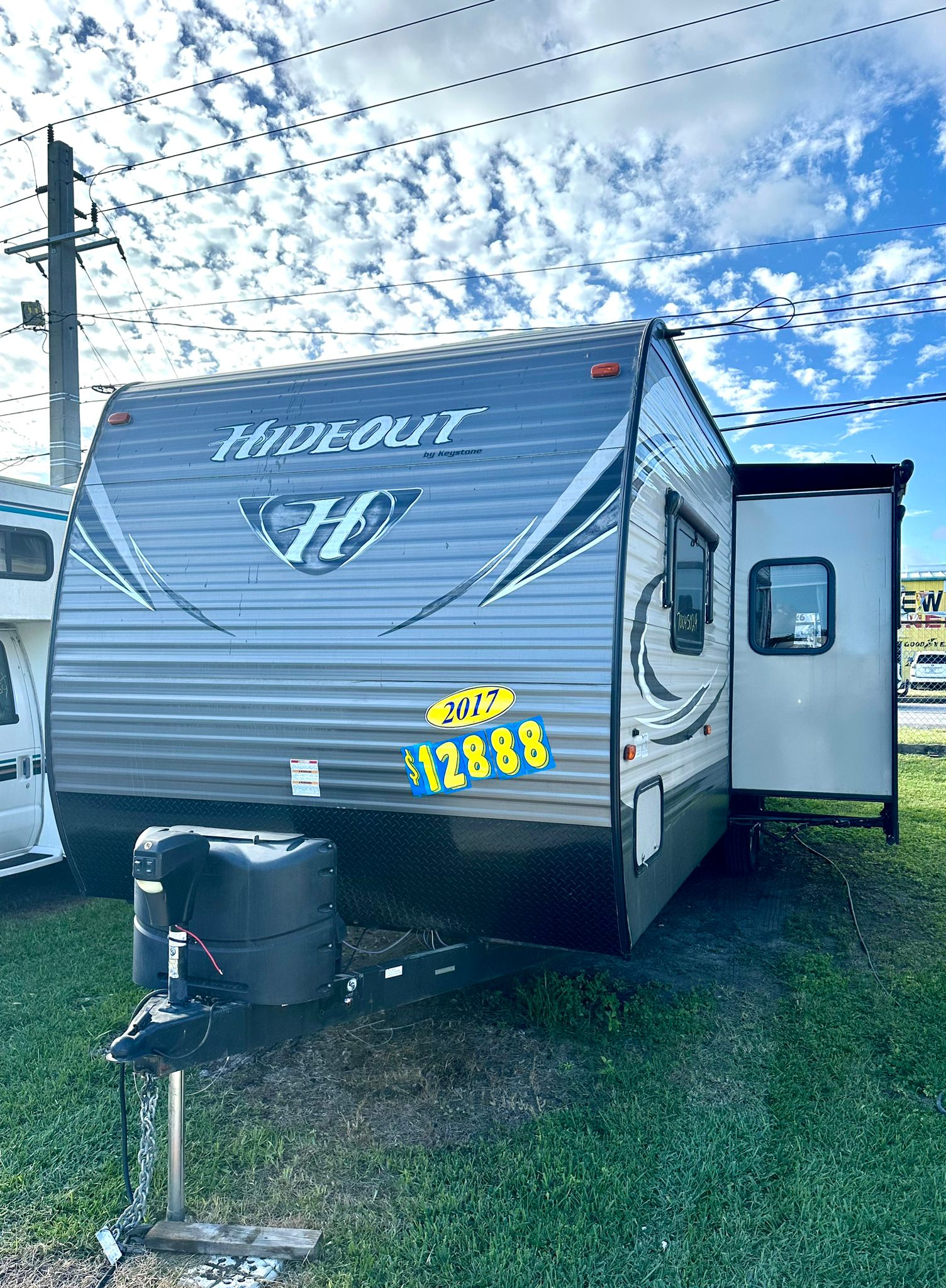 Hide Out RV 2017 – Kessell Auto & Rv Corp